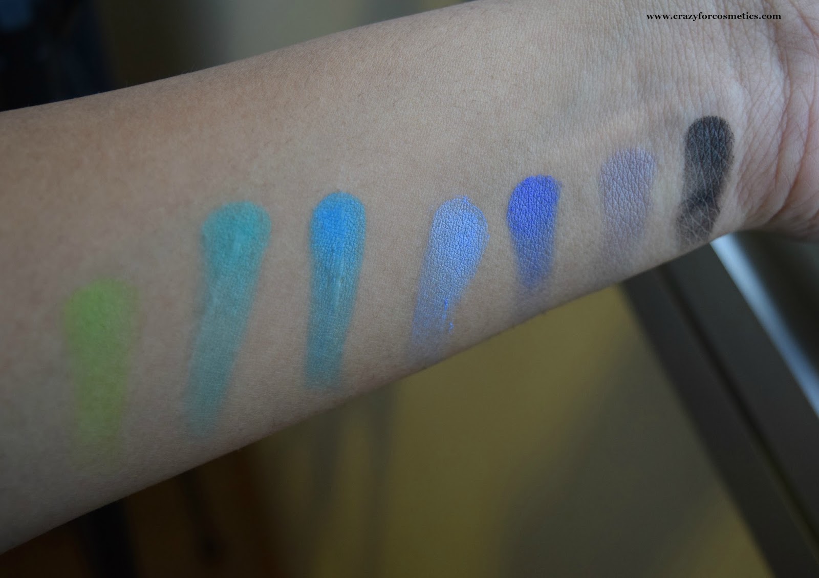 BH Cosmetics Modern Mattes 28 color eyeshadow palette Review & Swatches ...