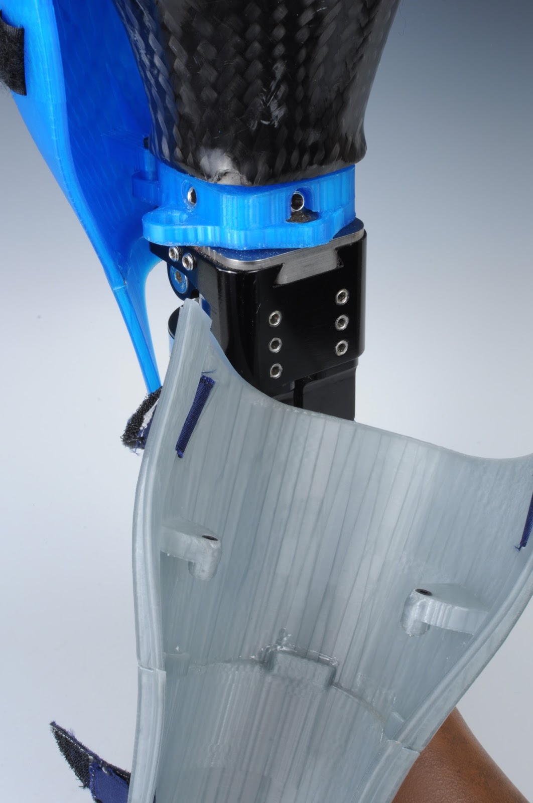 handverker: next step prosthetic leg covering