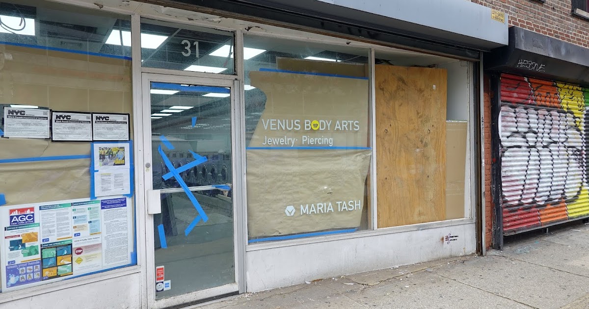 EV Grieve: Storefront surprise! A new laundromat coming soon to 31 Avenue A