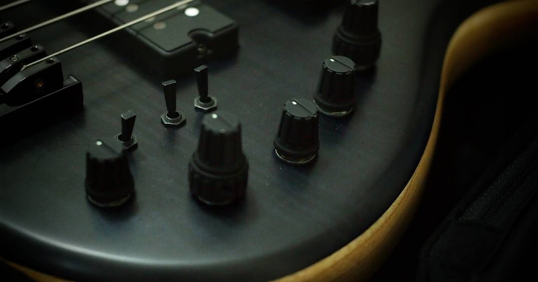 REVIEW - Sire Marcus Miller M7 - Ash 5 string