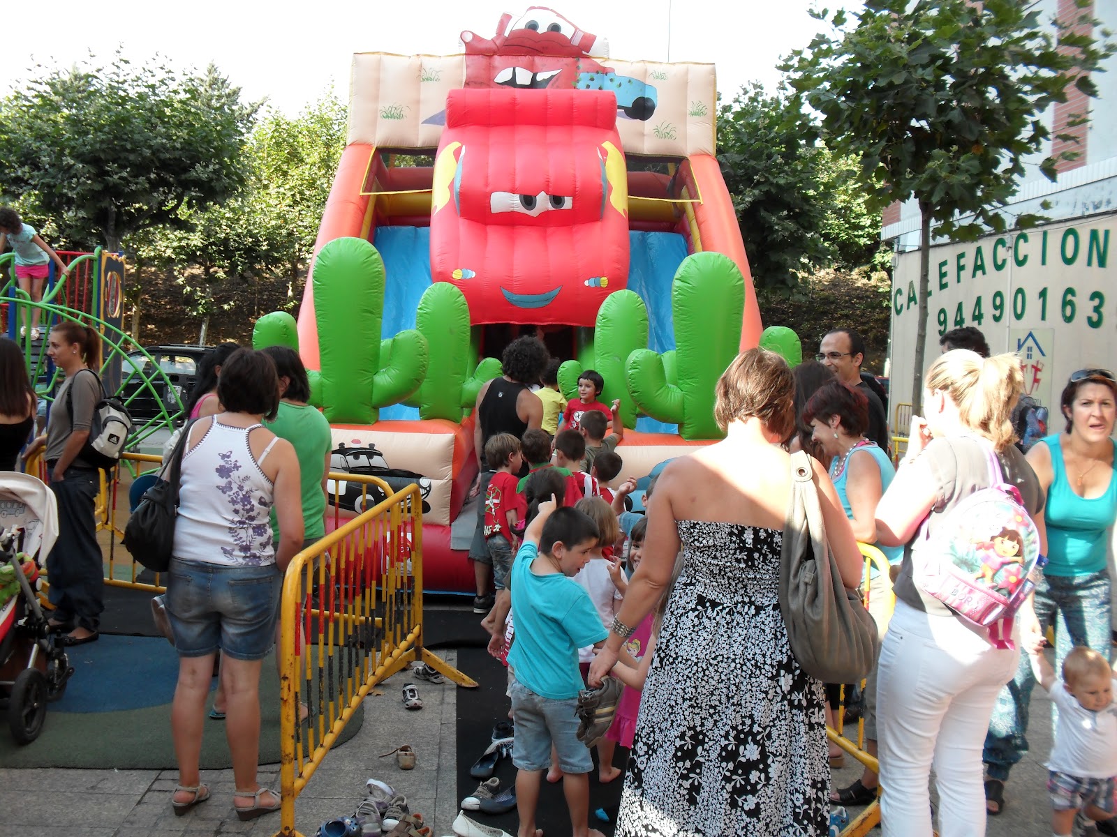 Cientos de niños disfrutan en Retuerto