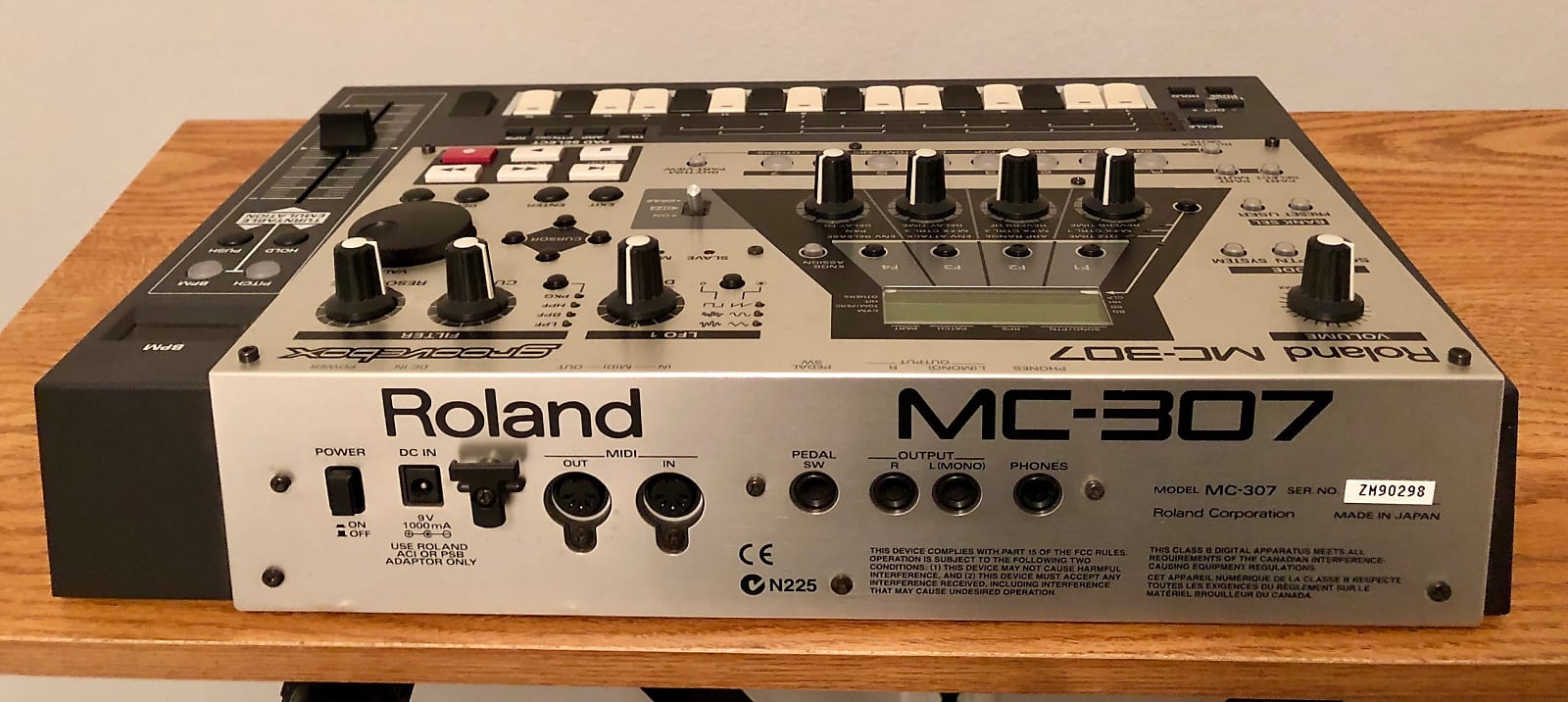 MATRIXSYNTH: Roland MC-307 Groovebox, Synth, MIDI looper/Multitimbral Seq