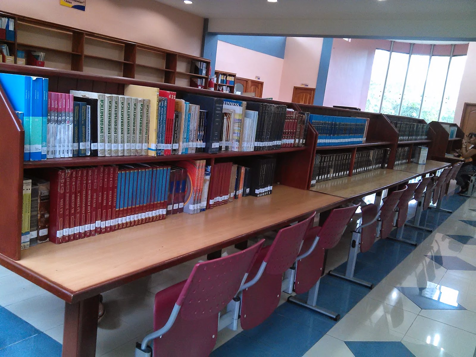 bibliotecdominicana: Biblioteca de la UCNE reestructura el área de ...