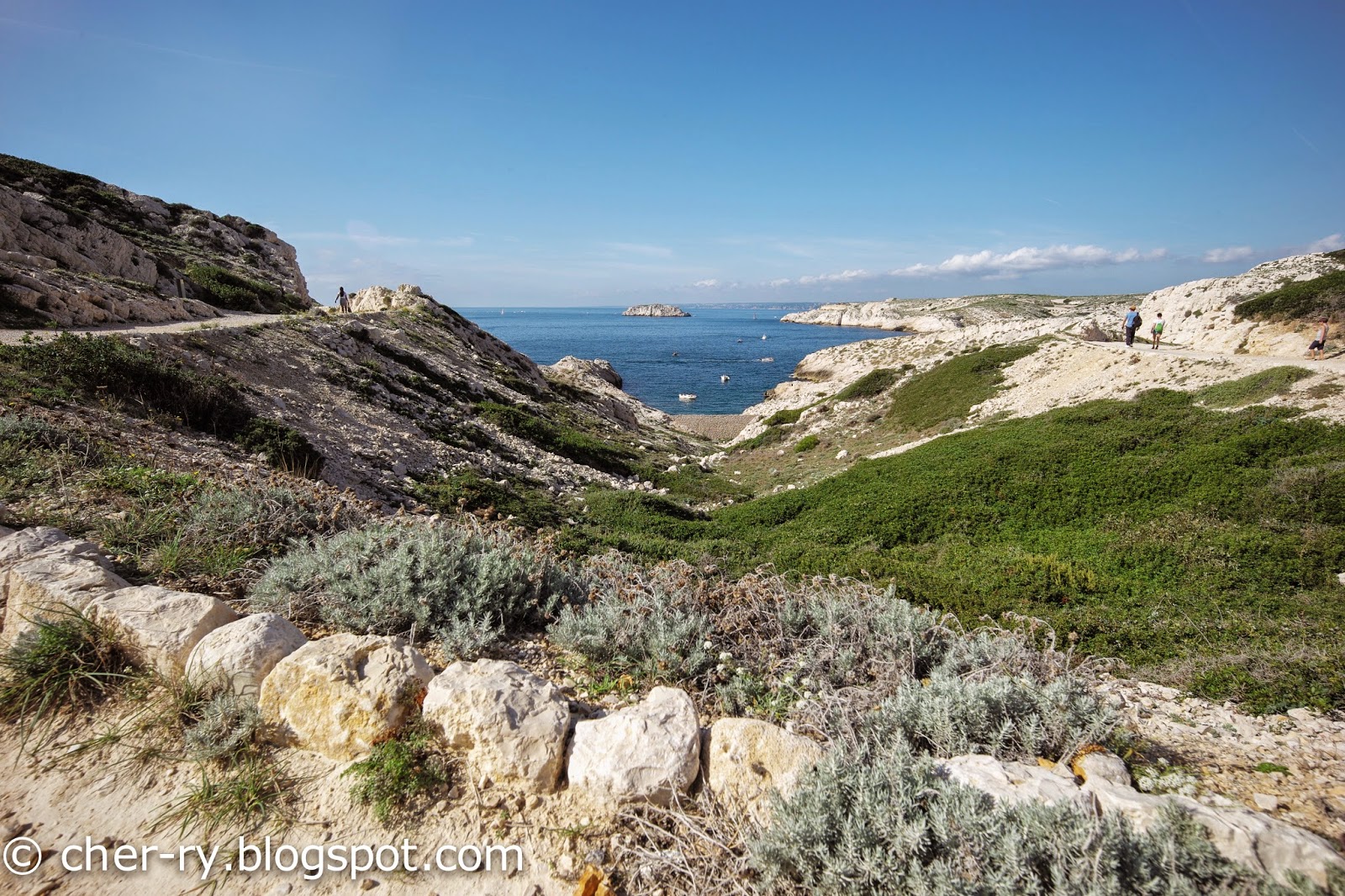 Life of a Lil Notti Monkey: Island Hopping in Marseille, France