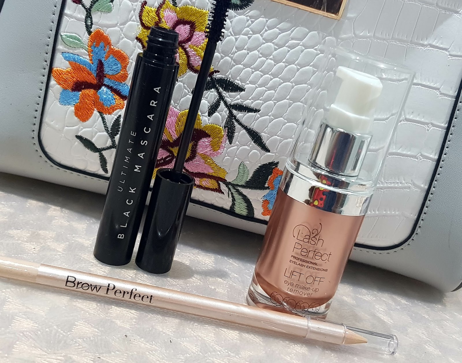 Brows & Lashes Must Haves with Lash/Brow Perfect | Aartificial.com