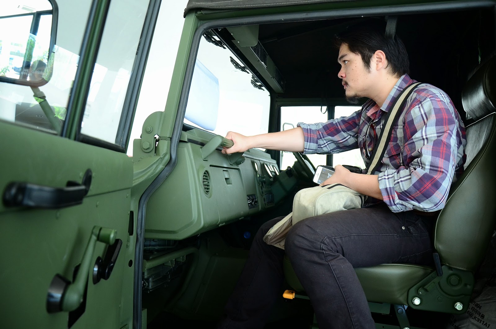 M A N T U K A: Worldwide Motors Sdn Bhd mempamerkan Kia model KM450