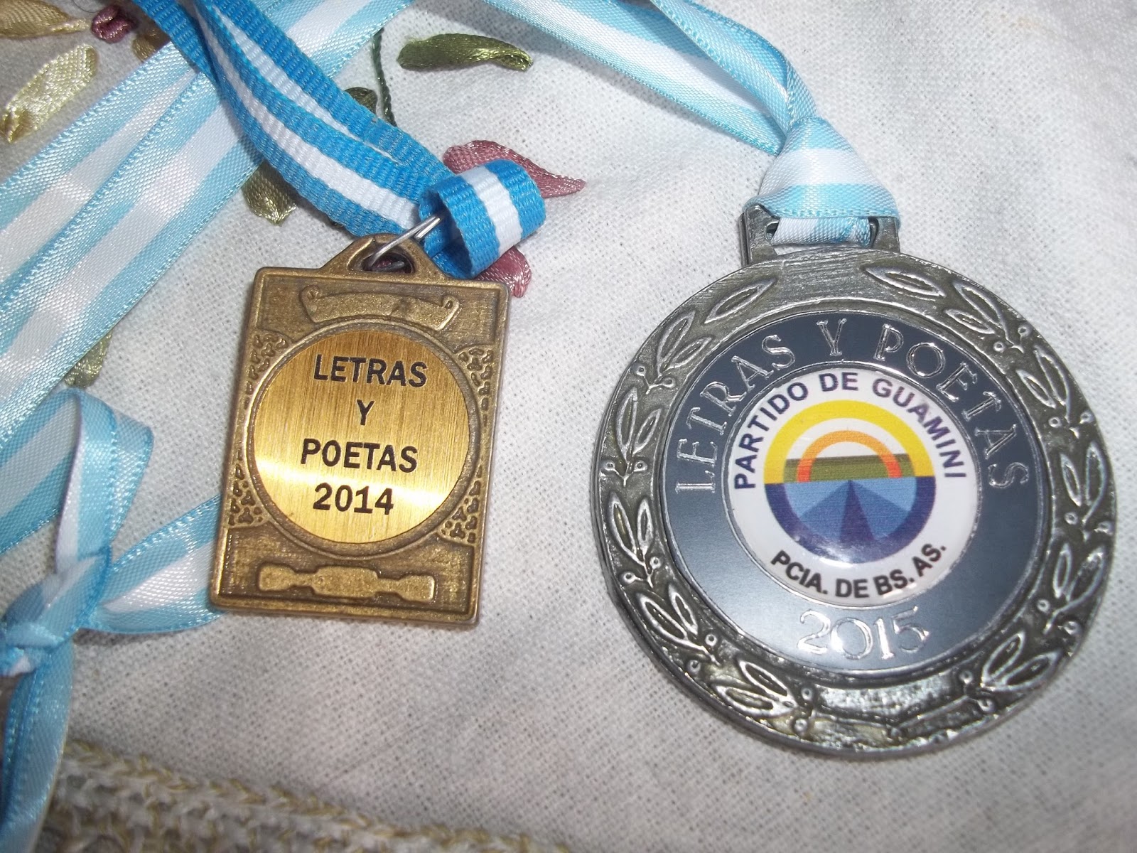 Radio Cultura Casbas: Llegaron los Trofeos del Premio Letras y Poetas