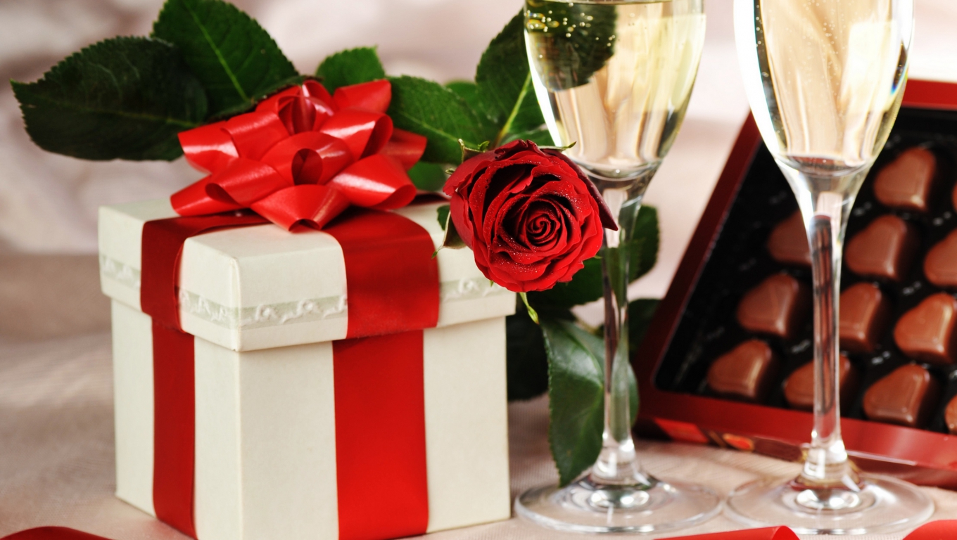 Beautiful Flower Wallpapers For You: Gift and Love Flower Wallpaper