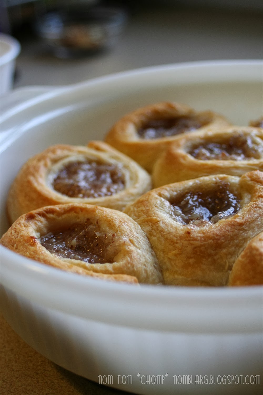 Nom Nom *CHOMP*: Mini Almond Danishes