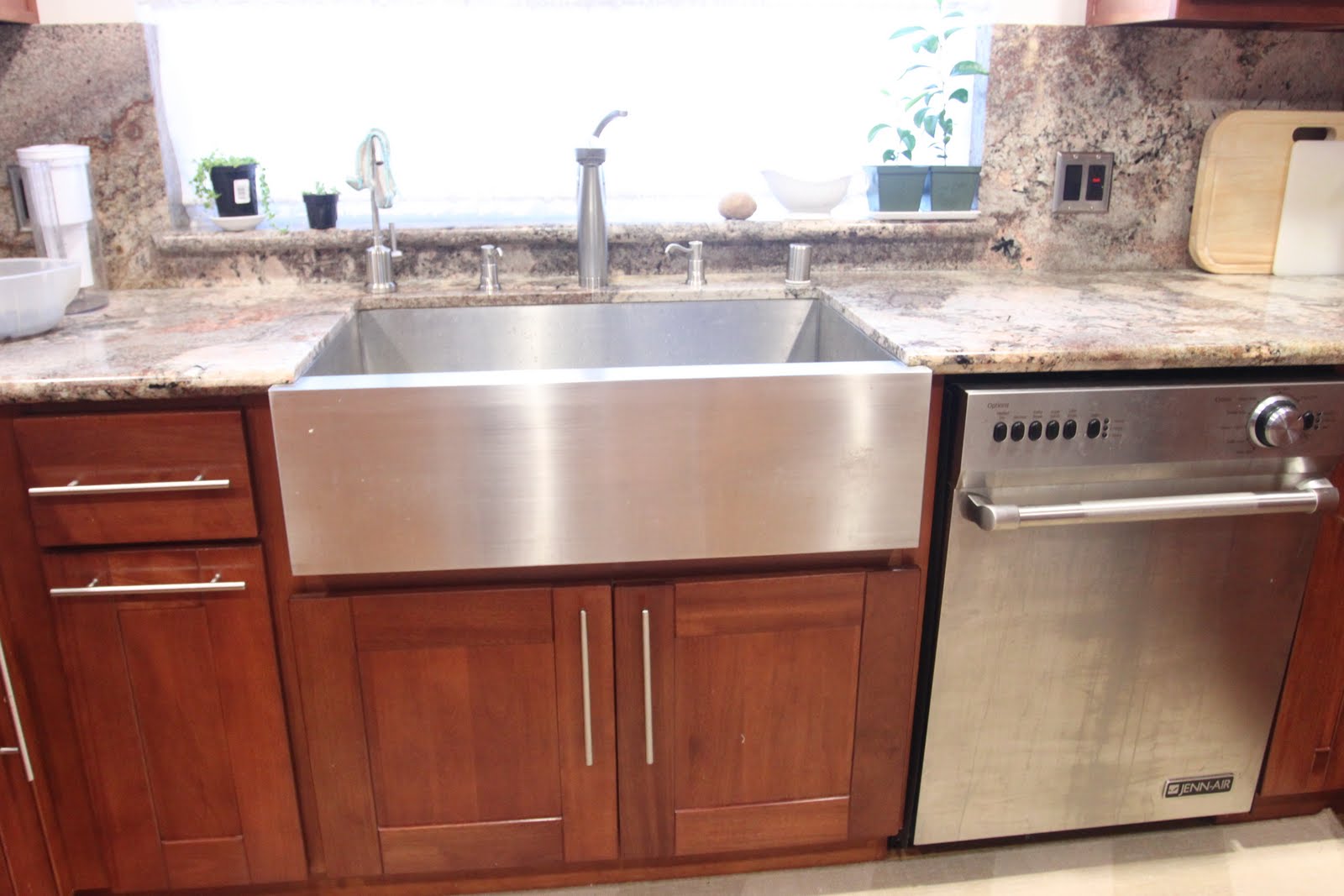 Hong Bo Hardware Supply: Cherry Shaker Kitchen Cabinets, BCK Cabinets Hong Bo Hardware Supply: Cherry Shaker Kitchen Cabinets, BCK Cabinets