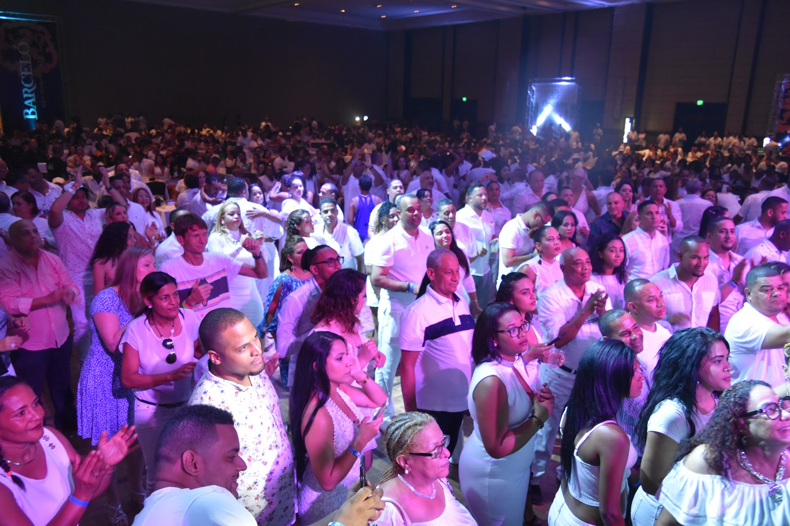 JOSEPH CACERES: Una fiesta en blanco que dio en el blanco