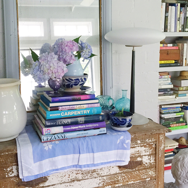 Because It's Awesome: Inspiration // A Hallmark photo stylist's home