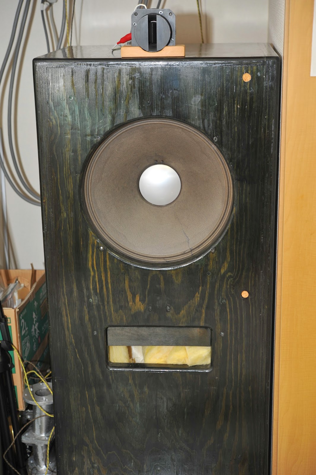 金属とガラスの日々 Stereo Cameraと真空管: JBL D131到着