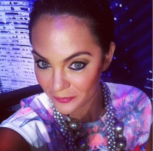 Sabrina Gomez quien encanta con sus ojos ~ Se mueve RD