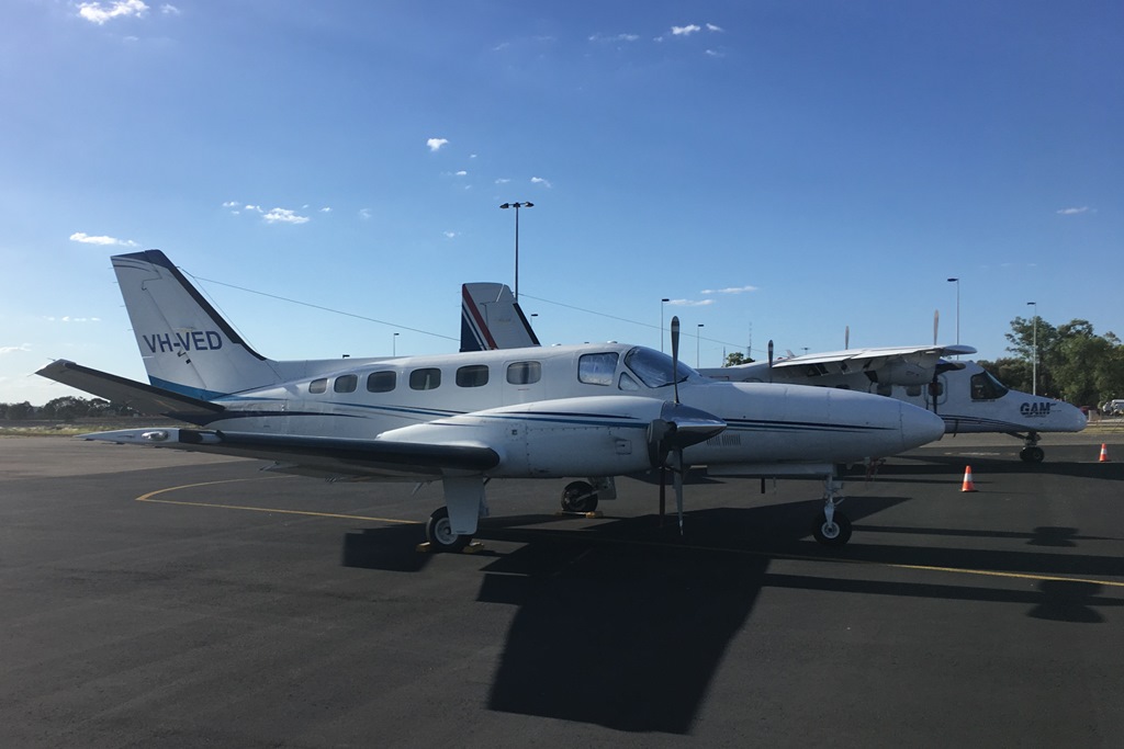 Central Queensland Plane Spotting: GAM Air AeroCommander 500-S VH-UJV ...