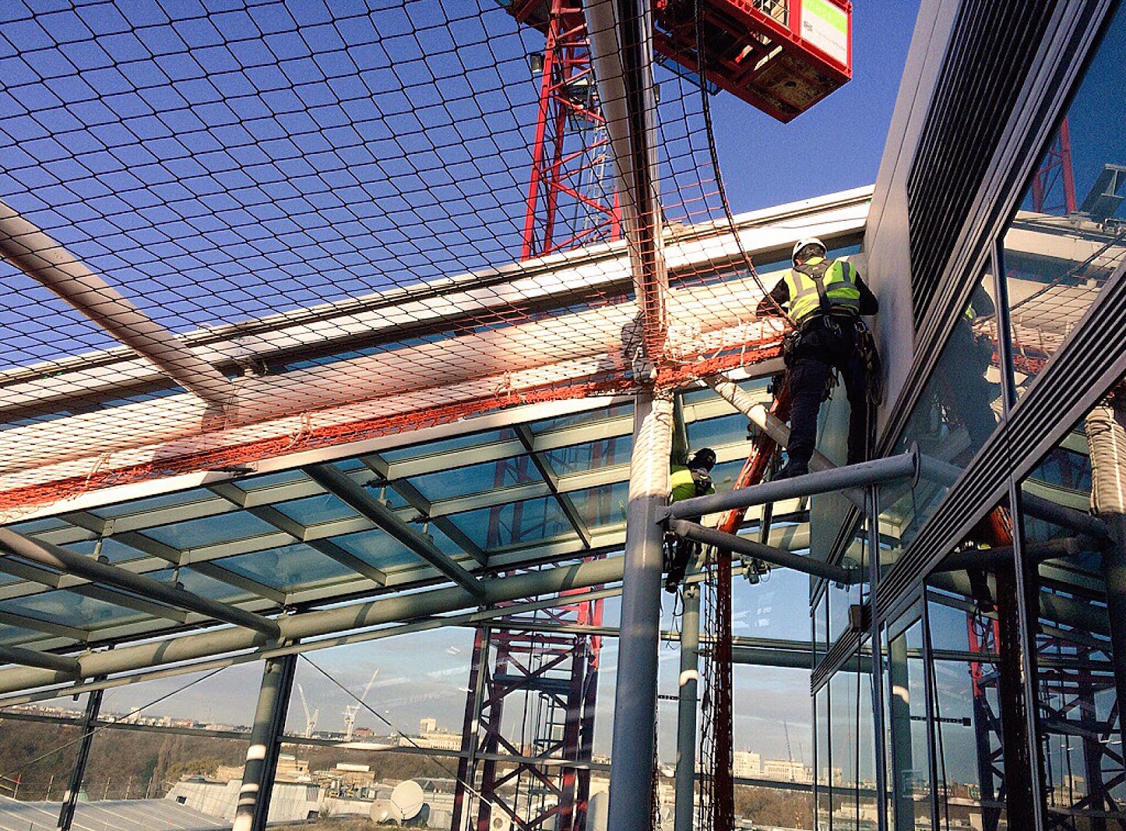 DYNAMIC ACCESS : Rope Access Glazing Solutions - London