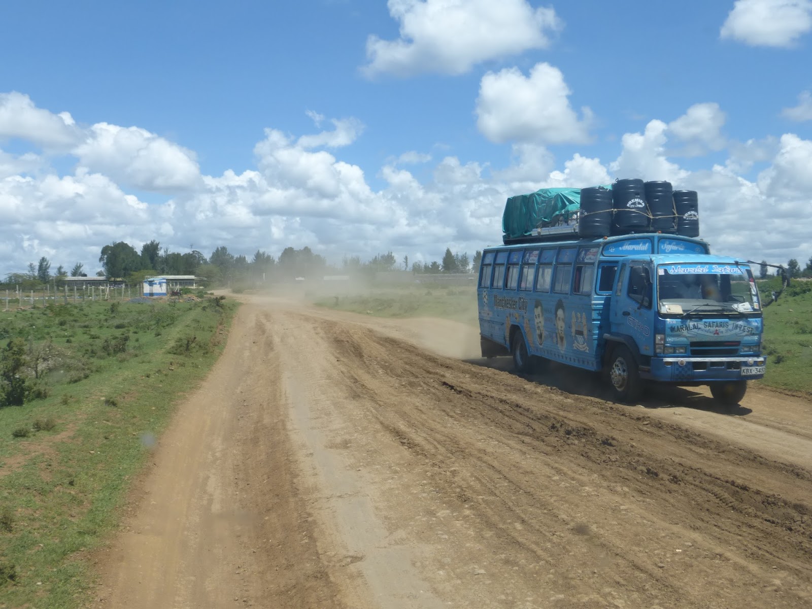 Backpacking Kenya. Mararal and the samburu people.