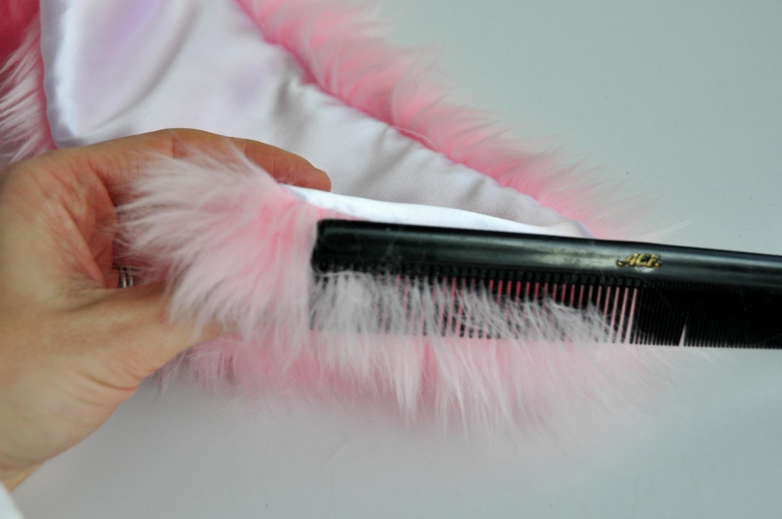 Aesthetic Nest: Sewing: White Faux Fur Infinity Scarf (Tips for Sewing ...