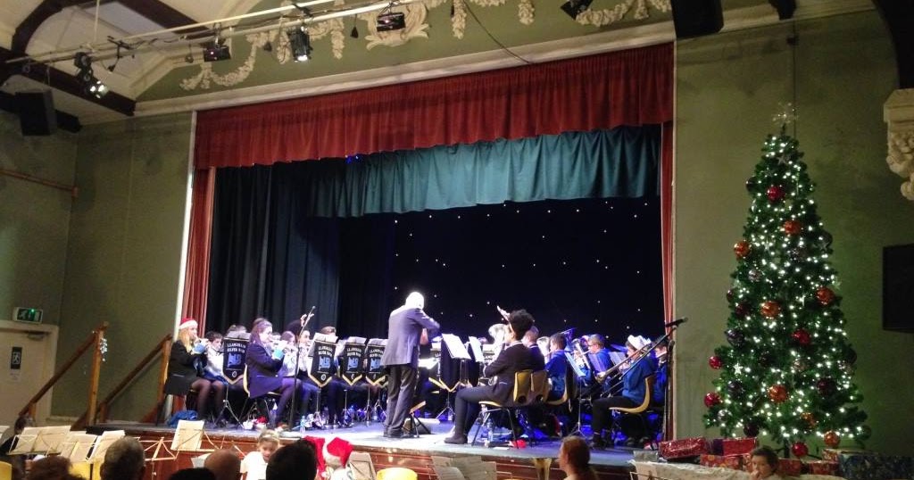 Llanblogger - news from Llangollen: Silver Band's successful Christmas Gala