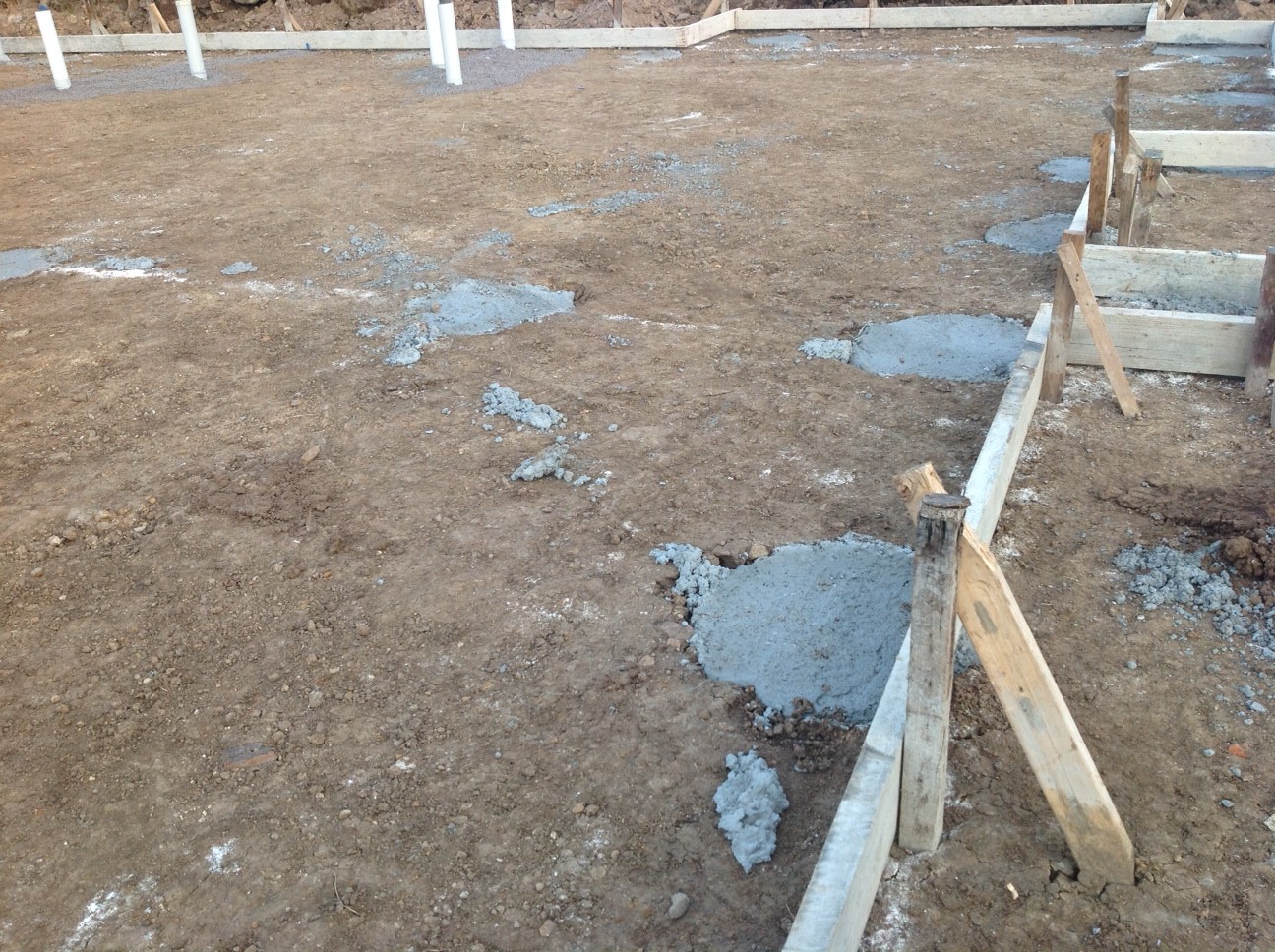 V & V's Metricon Phoenix @ BrooksReach, Horsley: Concrete Piers, Pipes ...