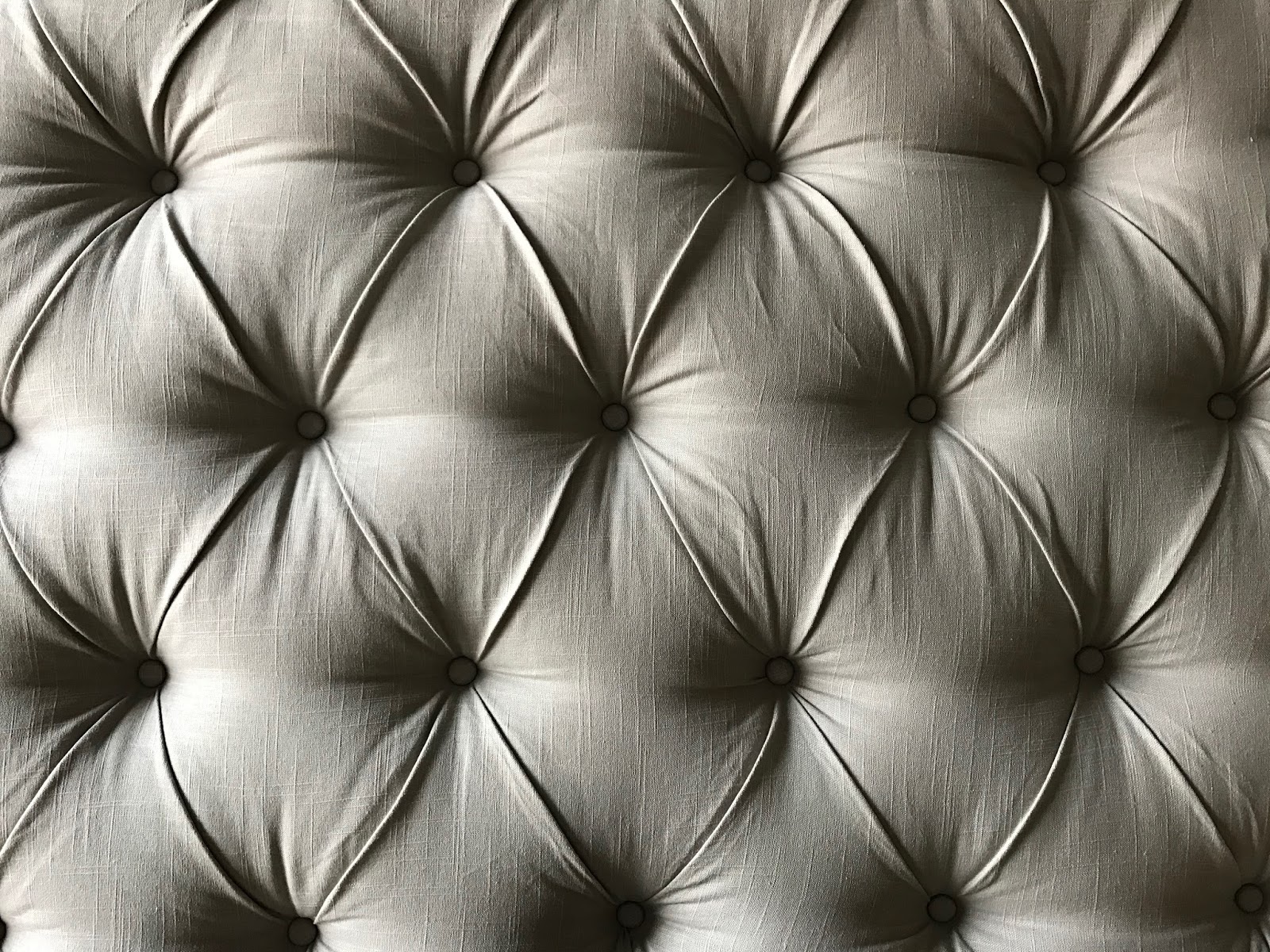 Home Sweetly Home: DIY Diamond Tufted Headboard