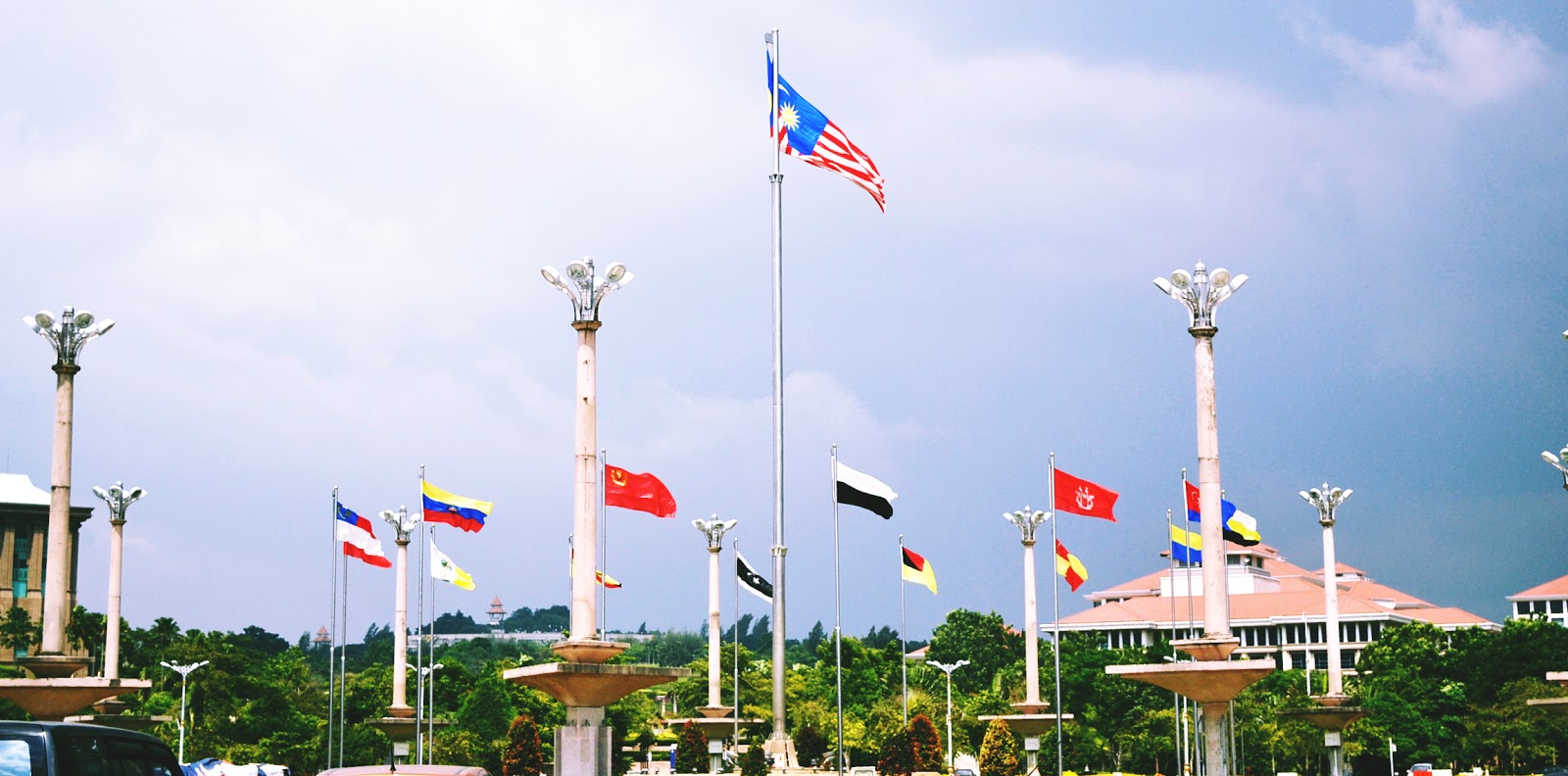 PUTRAJAYA : A BEAUTIFUL FEDERAL ADMINISTRATIVE CENTRE OF MALAYSIA