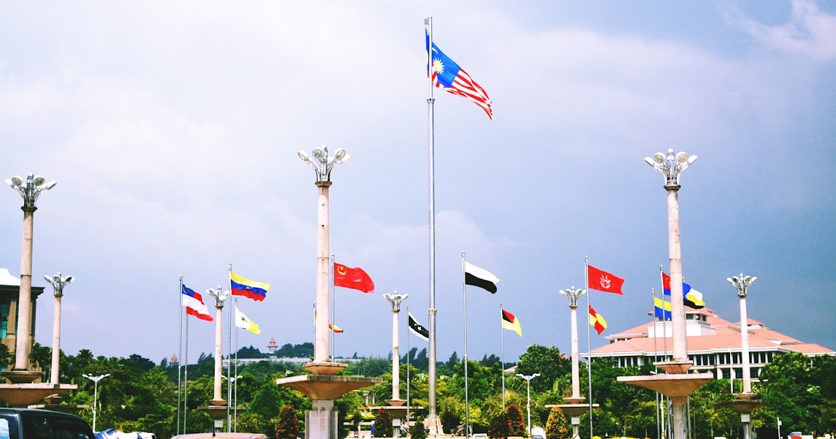 PUTRAJAYA : A BEAUTIFUL FEDERAL ADMINISTRATIVE CENTRE OF MALAYSIA