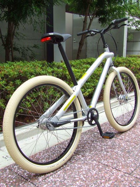 avelo Bicycle shop | アヴェロ バイシクル ショップ 浦和: VANMOOF M2 Collection 6.5 バンムー ...