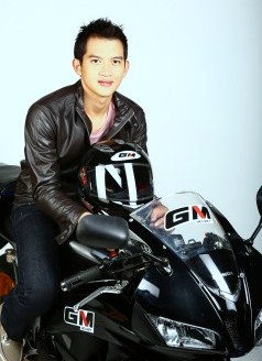 Mengenal Rezky Aditya Aktor Tampan Indonesia | world style