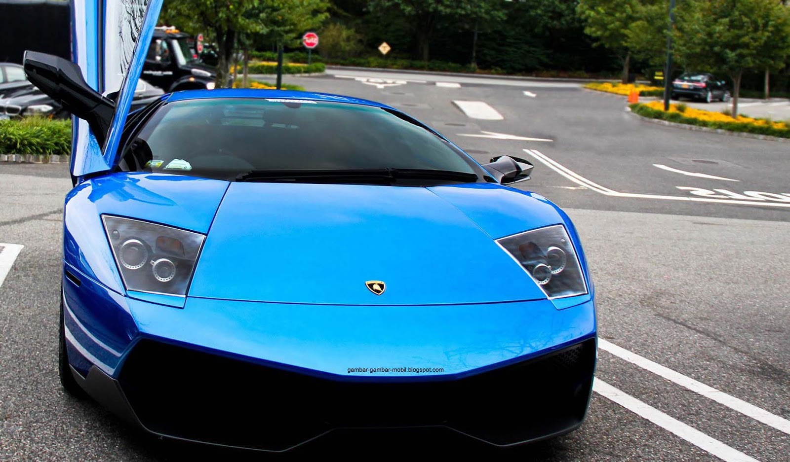 Mobil Lamborghini, Supercar Dengan Pesona Dan Kecepatan Yang Menawan ...