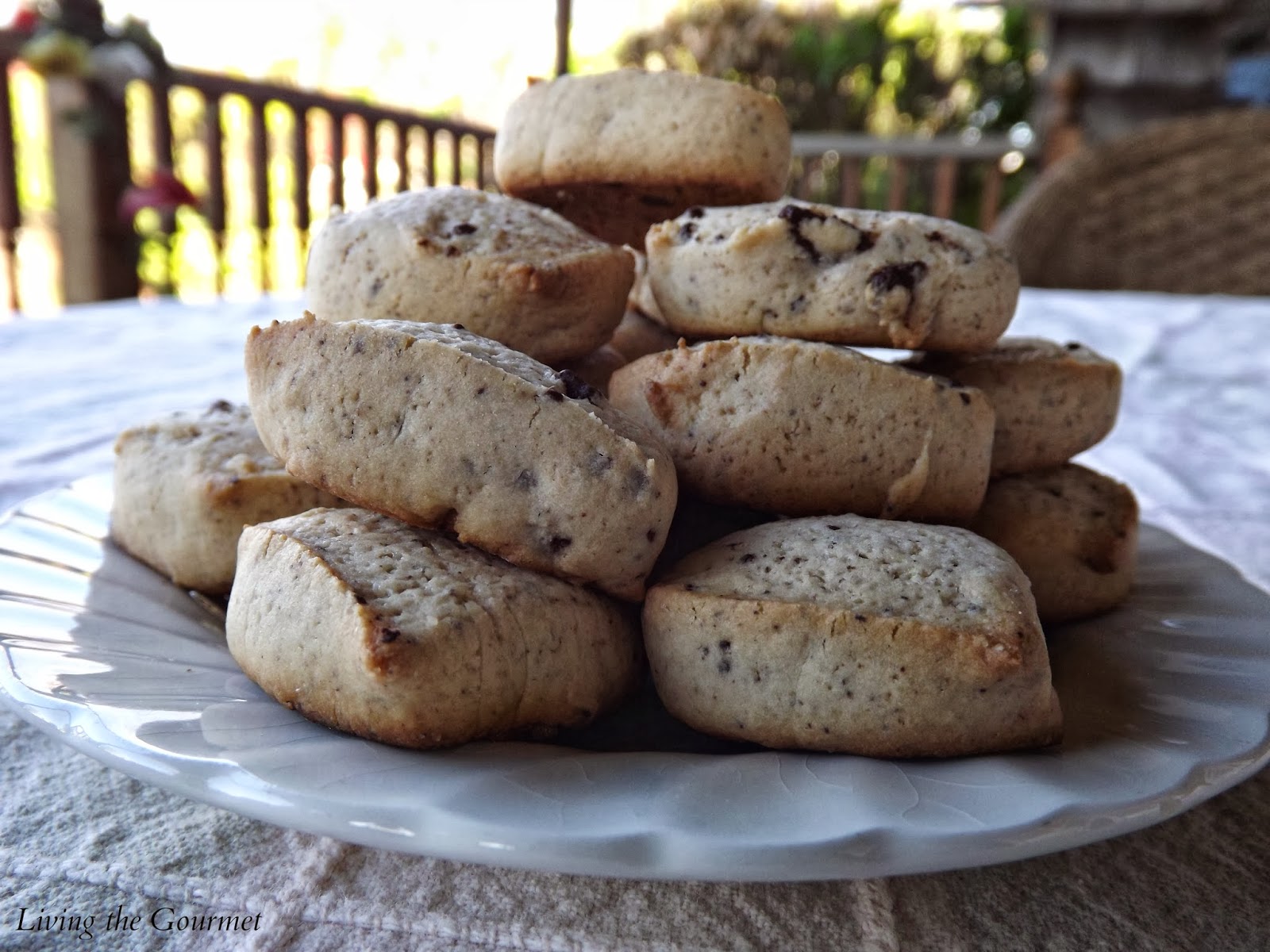 Crumble Cookies - Living The Gourmet