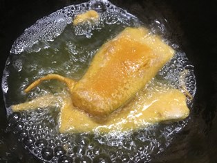 Plantain Bajji | Vazhaikkai Bajji