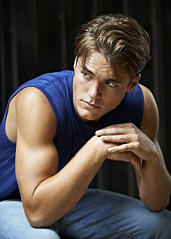 Favorite Hunks & Other Things: Charlie DePew in Famous In Love