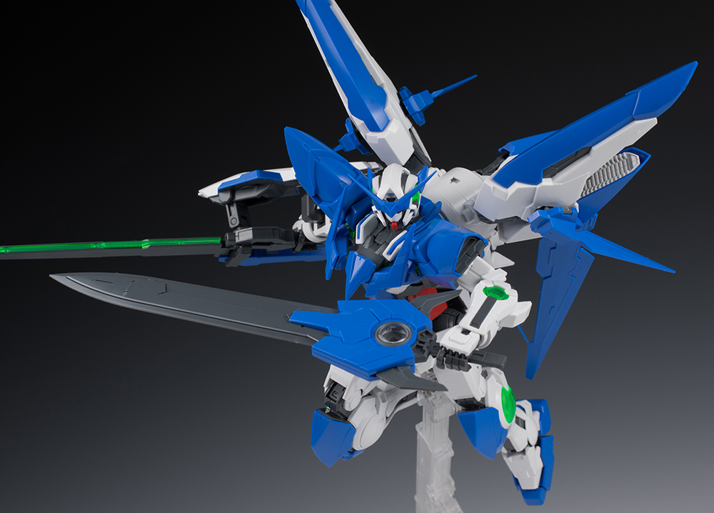 Review: P-Bandai: MG 1/100 Gundam Amazing Exia by SCHIZOPHONIC9