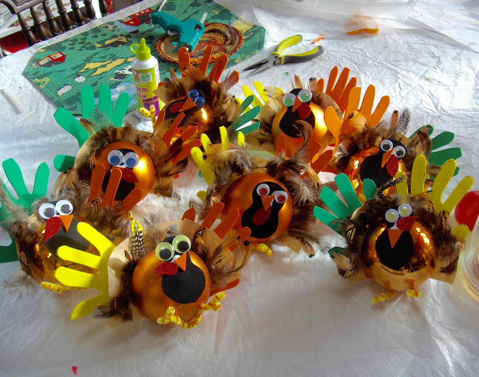 Somethings Old, New, Green, Redo!: Kid's Crafts:Roly-Poly Turkeys for ...