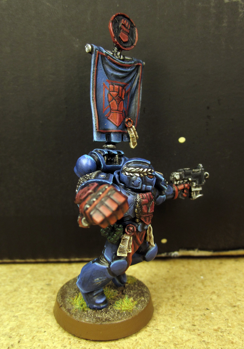 Dorn's Arrow: Crimson Fists - Captain Cortez - Painting