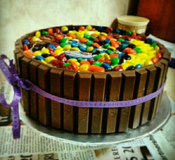 DCupcakes: Monica's Special Rainbow Cake Order