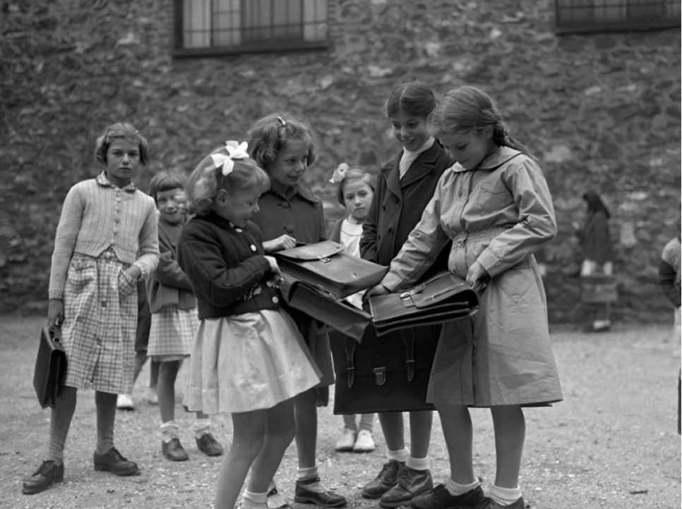 VINTAGE PHOTOGRAPHY: First day of school in France 1950-1970