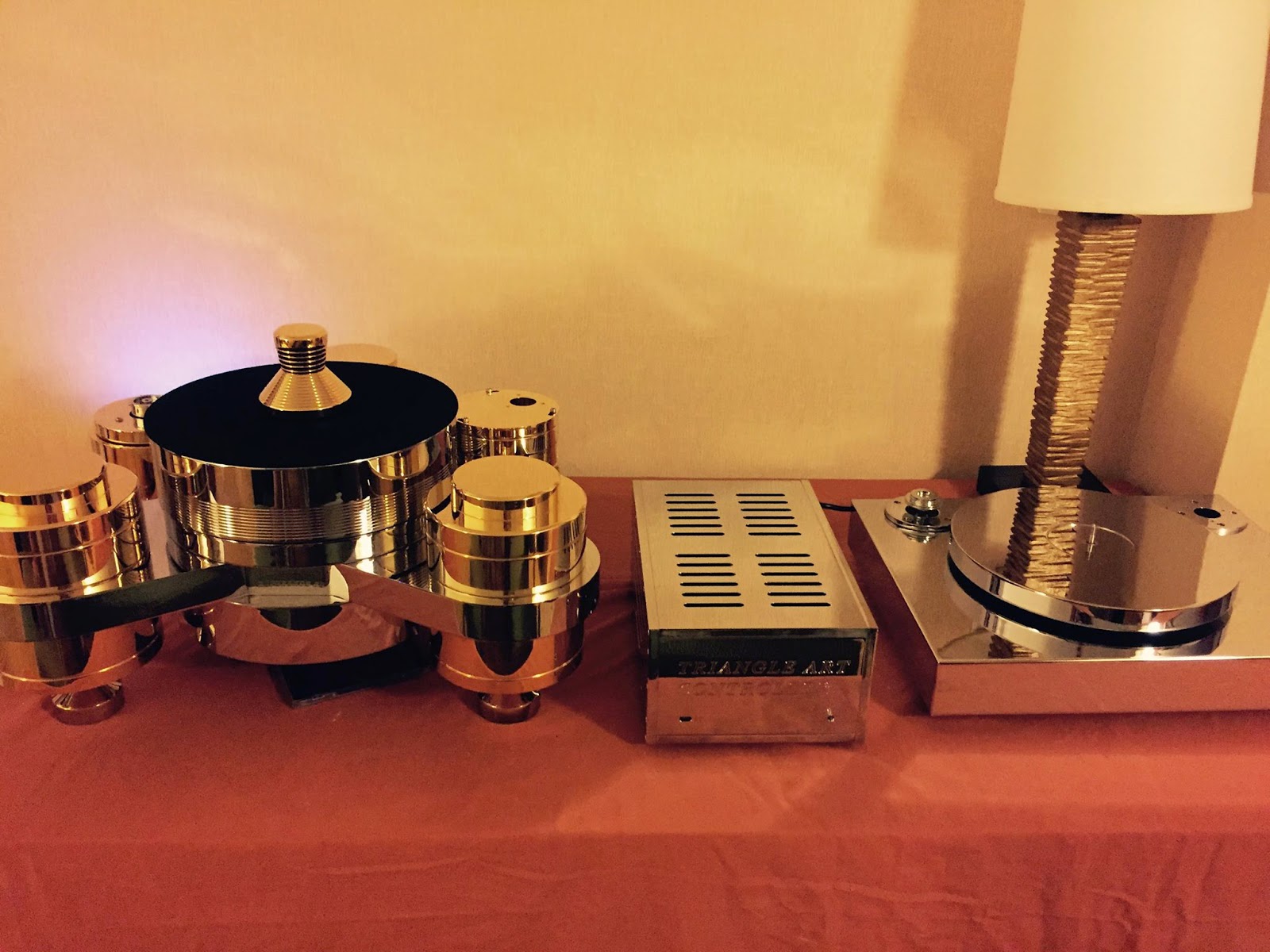 TriangleArt turntable room at RMAF 2014 – Ultimate High-Fidelity
