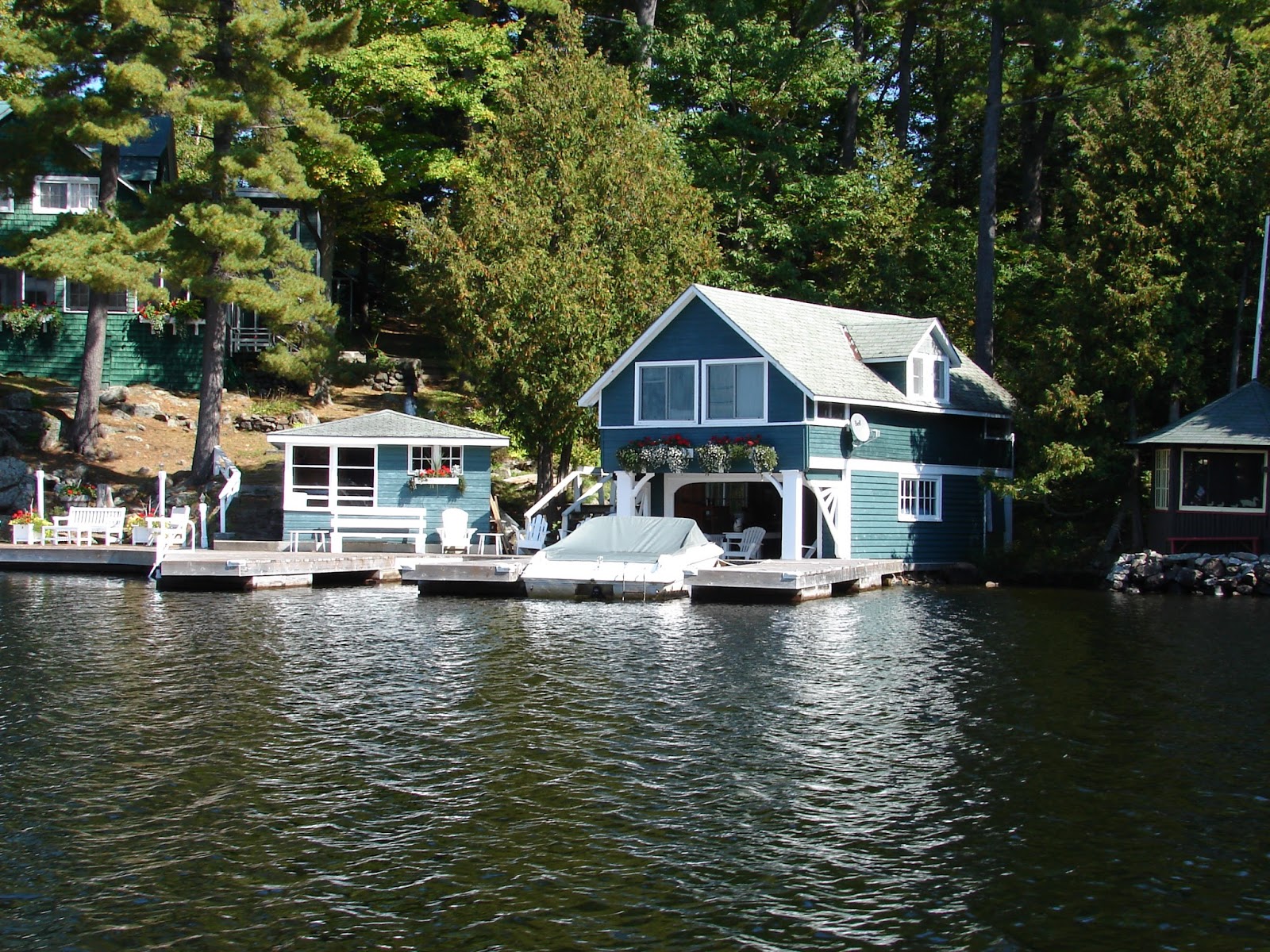 Just things and thoughts: Beautiful Boathouses of Muskoka