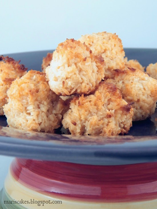 Macaroons de Coco (Besitos de Coco) | Mari's Cakes