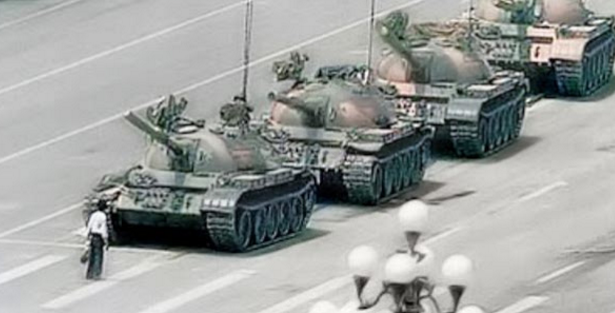 ΗΤΑΝ ΠΑΝΤΑ ΑΔΙΣΤΑΚΤΑ ΤΑ ΚΟΜΜΟΥΝΙΑ - 4/4/1989: ΑΠΟ ΤΗΝ ΠΛΑΤΕΙΑ ΤΙΕΝ ΑΝ ...