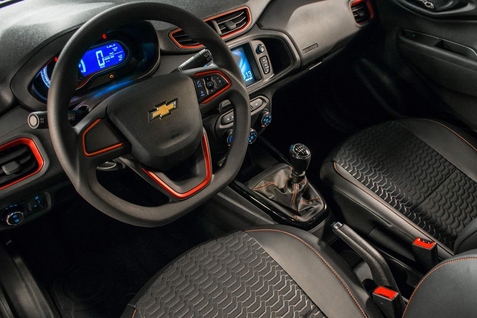 Chevrolet Onix 2018 ganha versão enfeitada Effect - preços