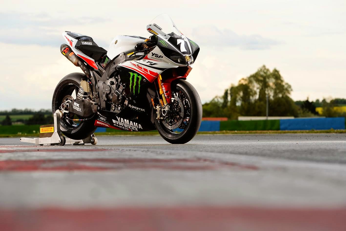 Racing Cafè: Yamaha YZF-R1 Team Yart 2014