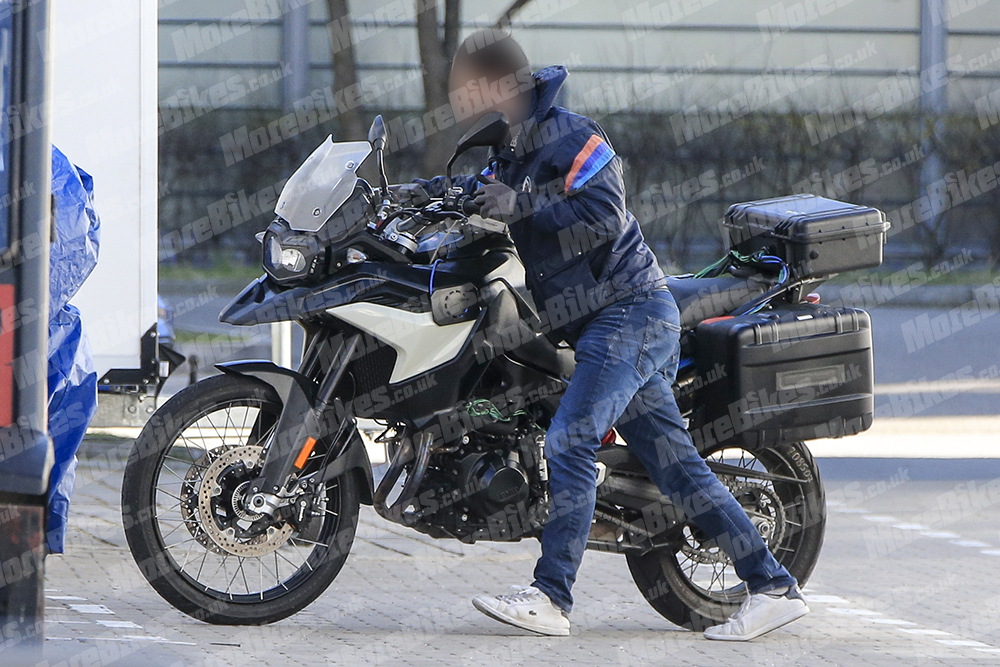 Africa Twin: BMW - GS 900 à l'horizon