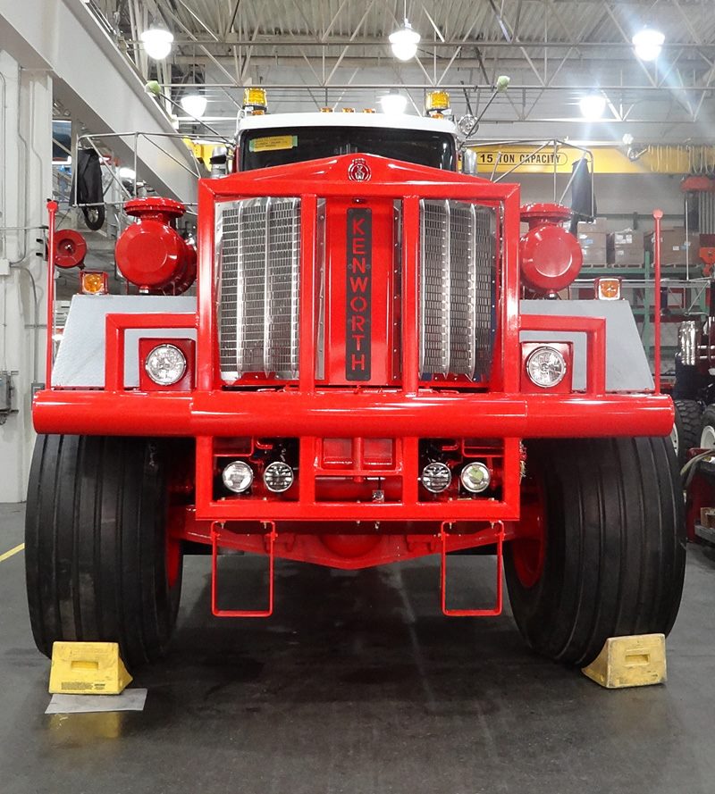 DIECIOCHO RUEDAS: LA BESTIA… KENWORTH 963…