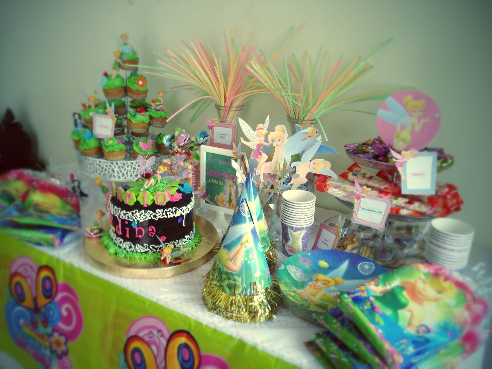 ninie cakes house: Tinkerbell Theme Candy Bar Package