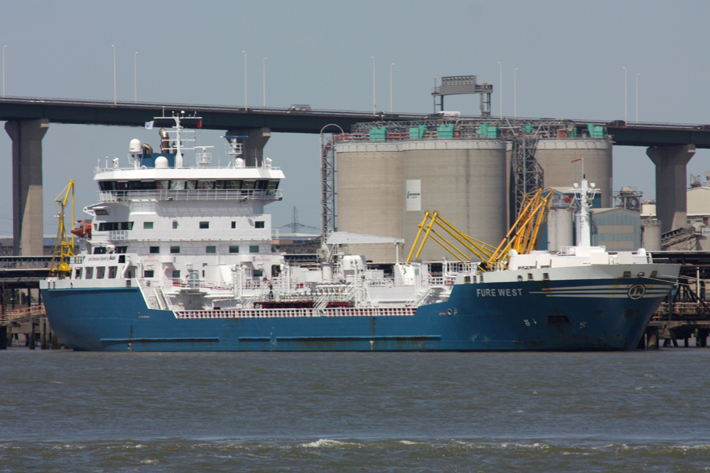 UK Shipping: FURE WEST at Vopak 04/06/2013