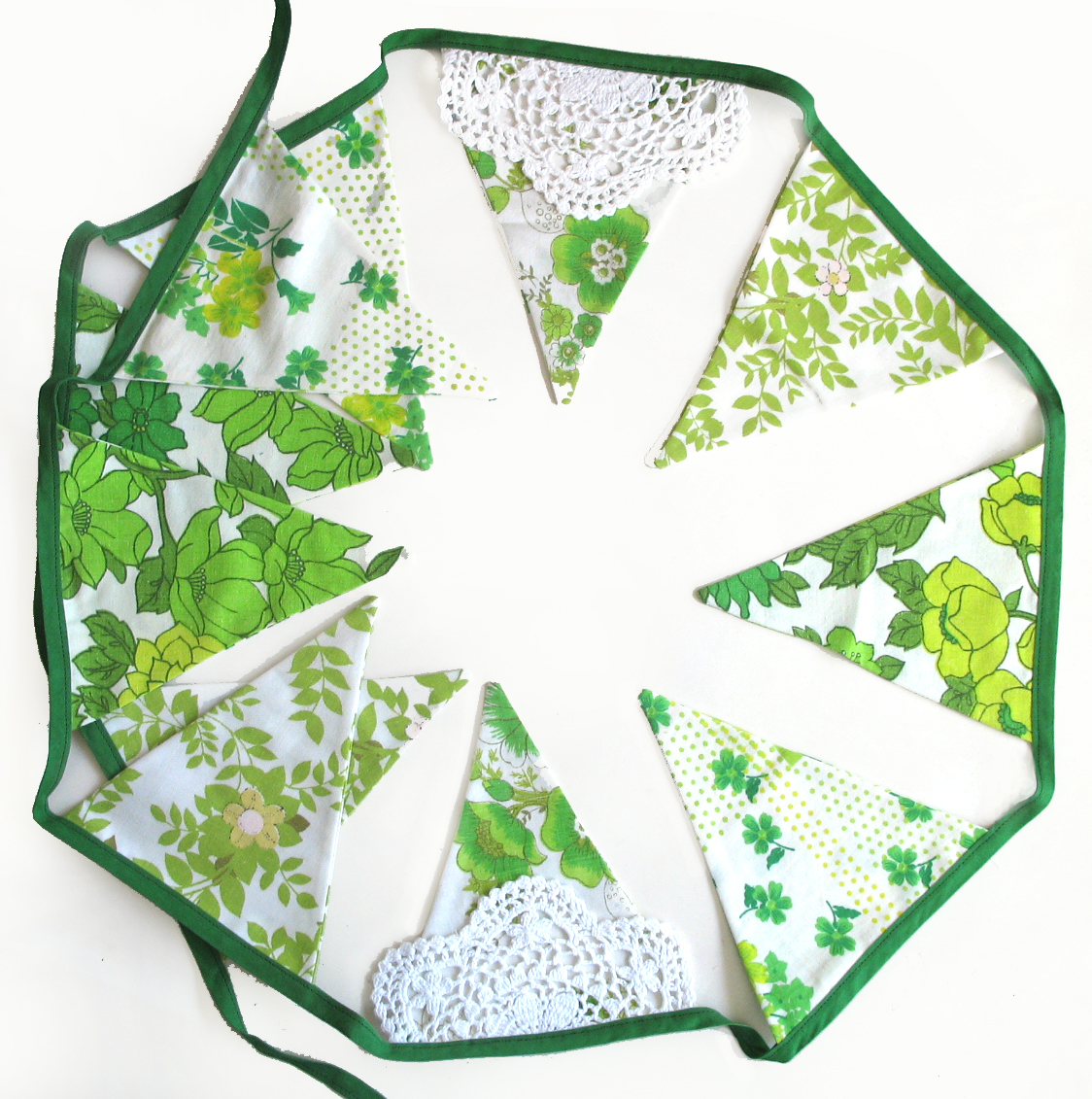 Merry-Go-Round Handmade: More Retro floral Vintage Flag Bunting added ...