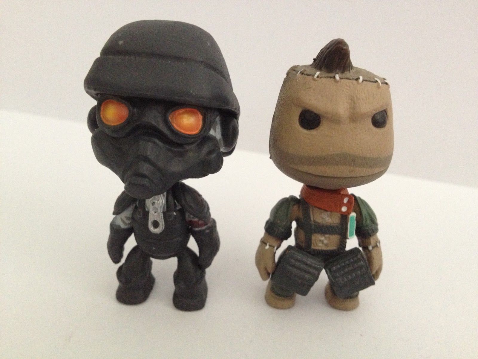 Niwde Hobbies & Collection: Little Planet 2 : Killzone 3 - 2" Action Figure